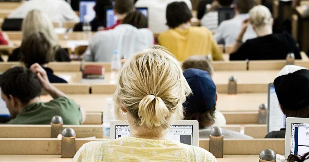 Regeringen vil indføre 12+ på karakterskalaen - Akademikerbladet