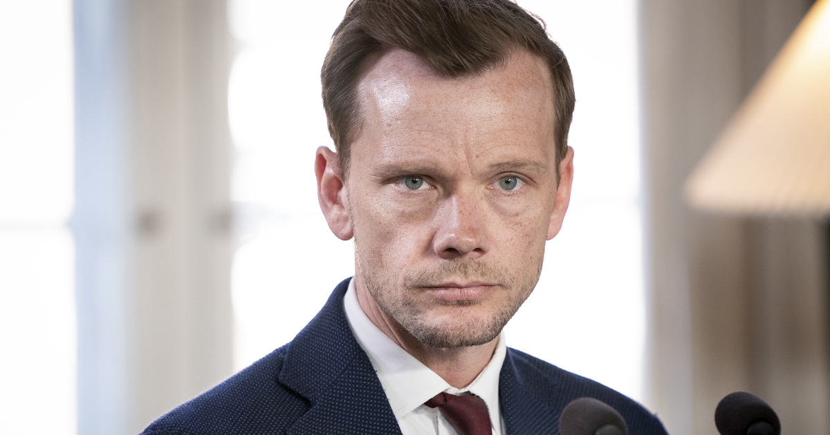 Hvordan tørrer du dig i numsen, Brian? - Akademikerbladet